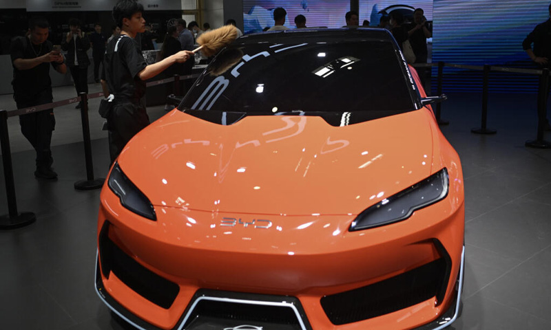 BYD Unveils Ultra-Fast EV Charging Technology, Promises 400km in 5 ...